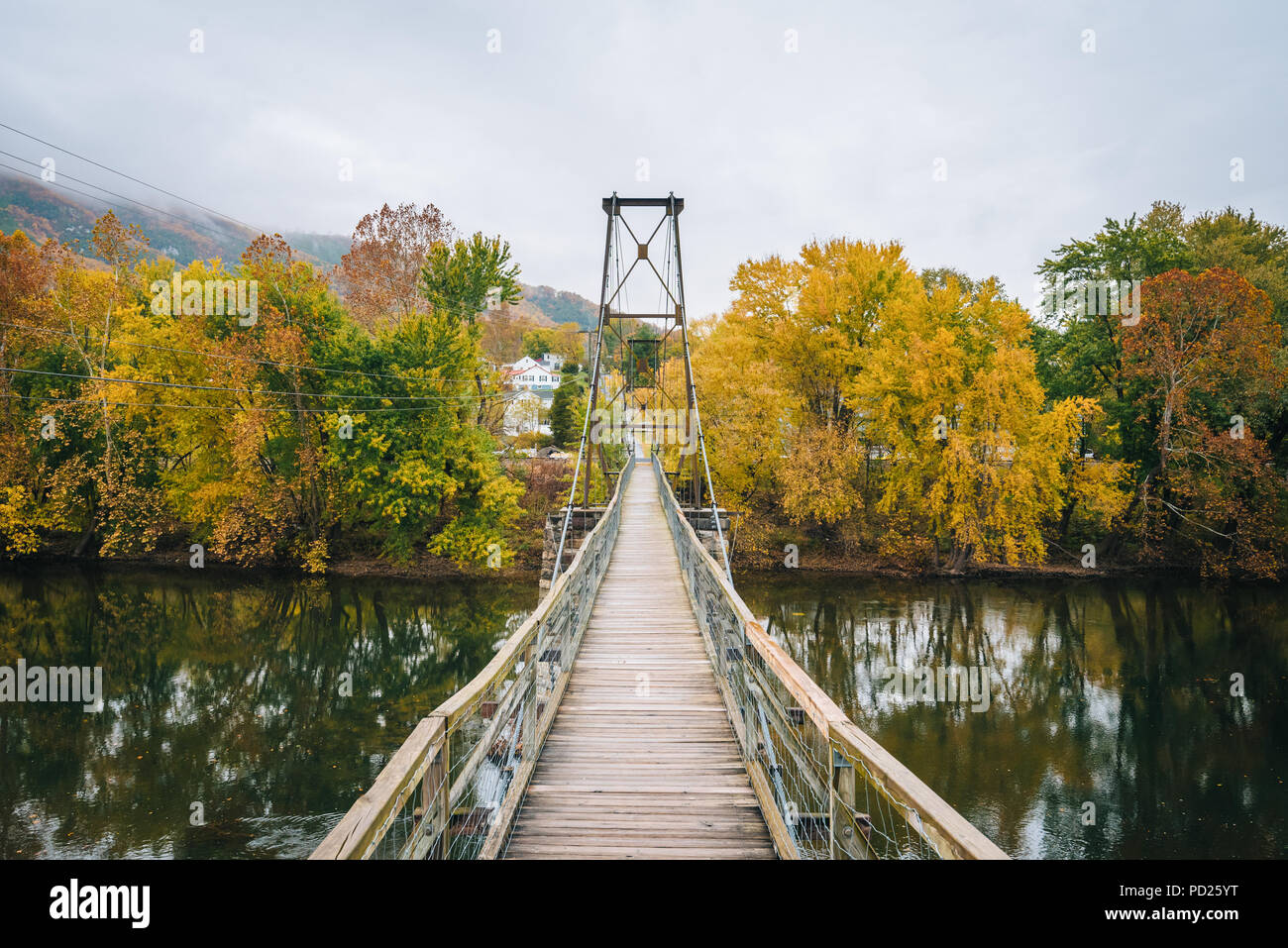 James river hiking trail hi-res stock photography and images - Alamy