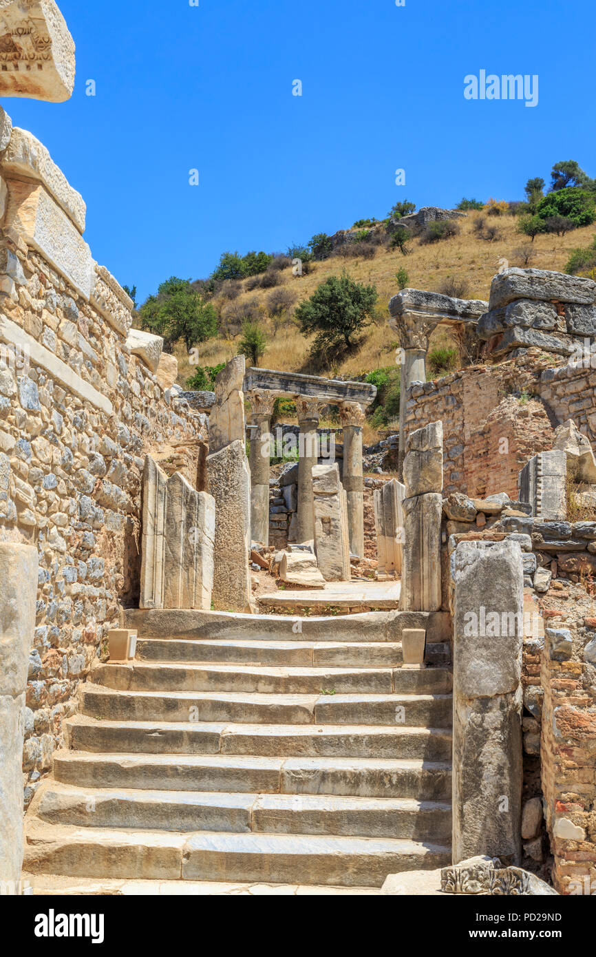 Terrace houses of ephesus hi-res stock photography and images - Alamy