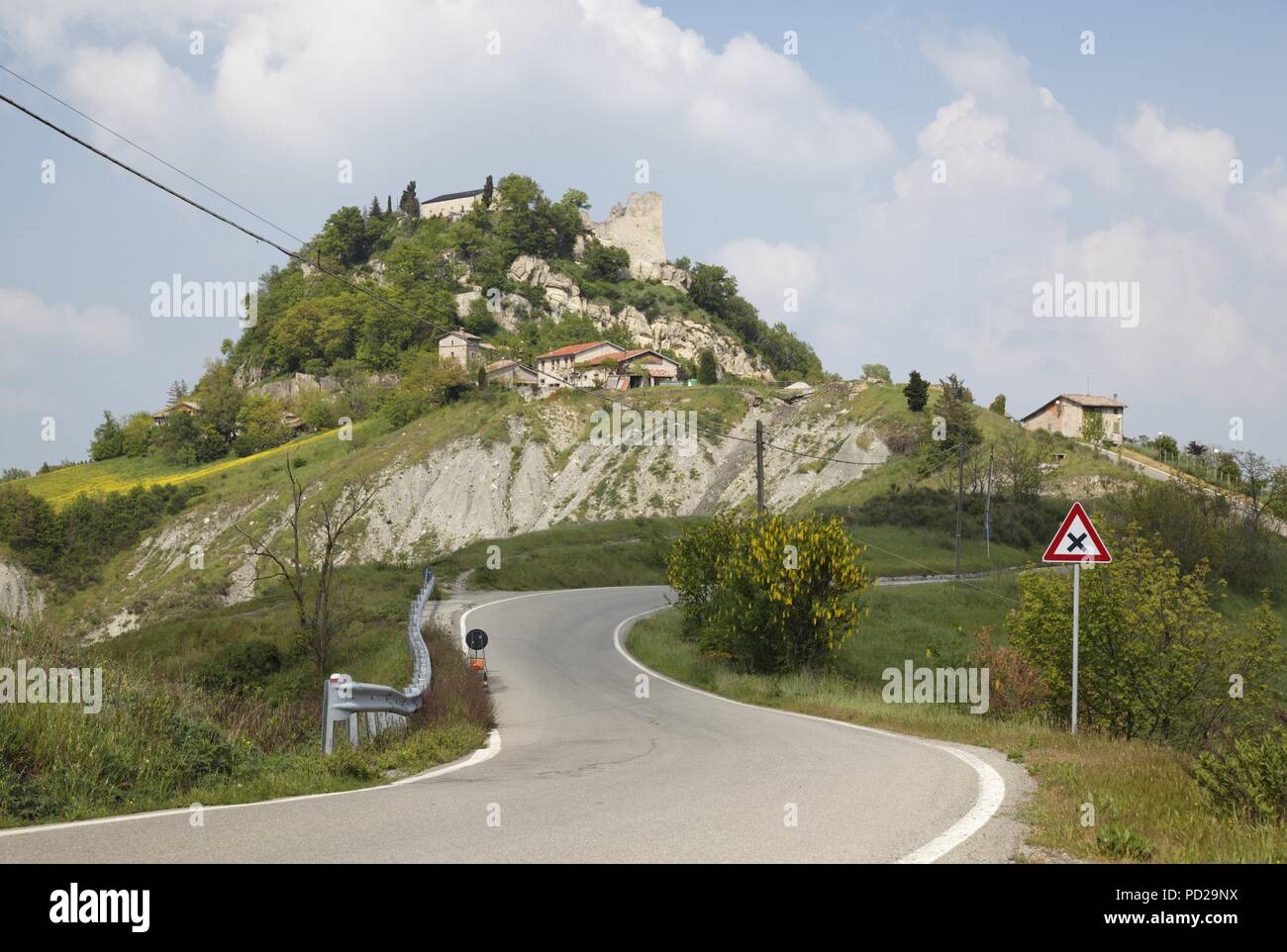 Castle of canossa hi-res stock photography and images - Alamy