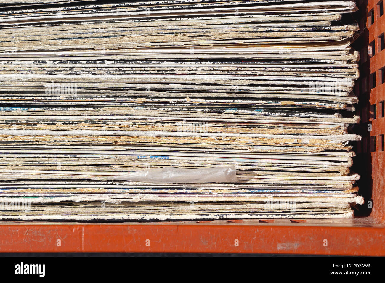 Records crate hi-res stock photography and images - Alamy