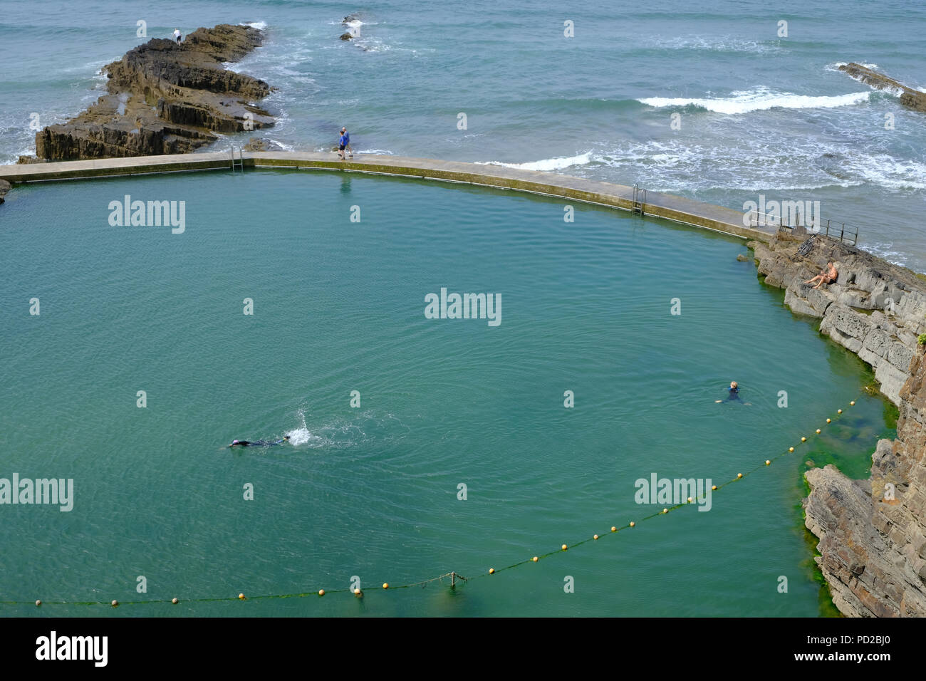 Bude sea pool cornwall hi-res stock photography and images - Alamy