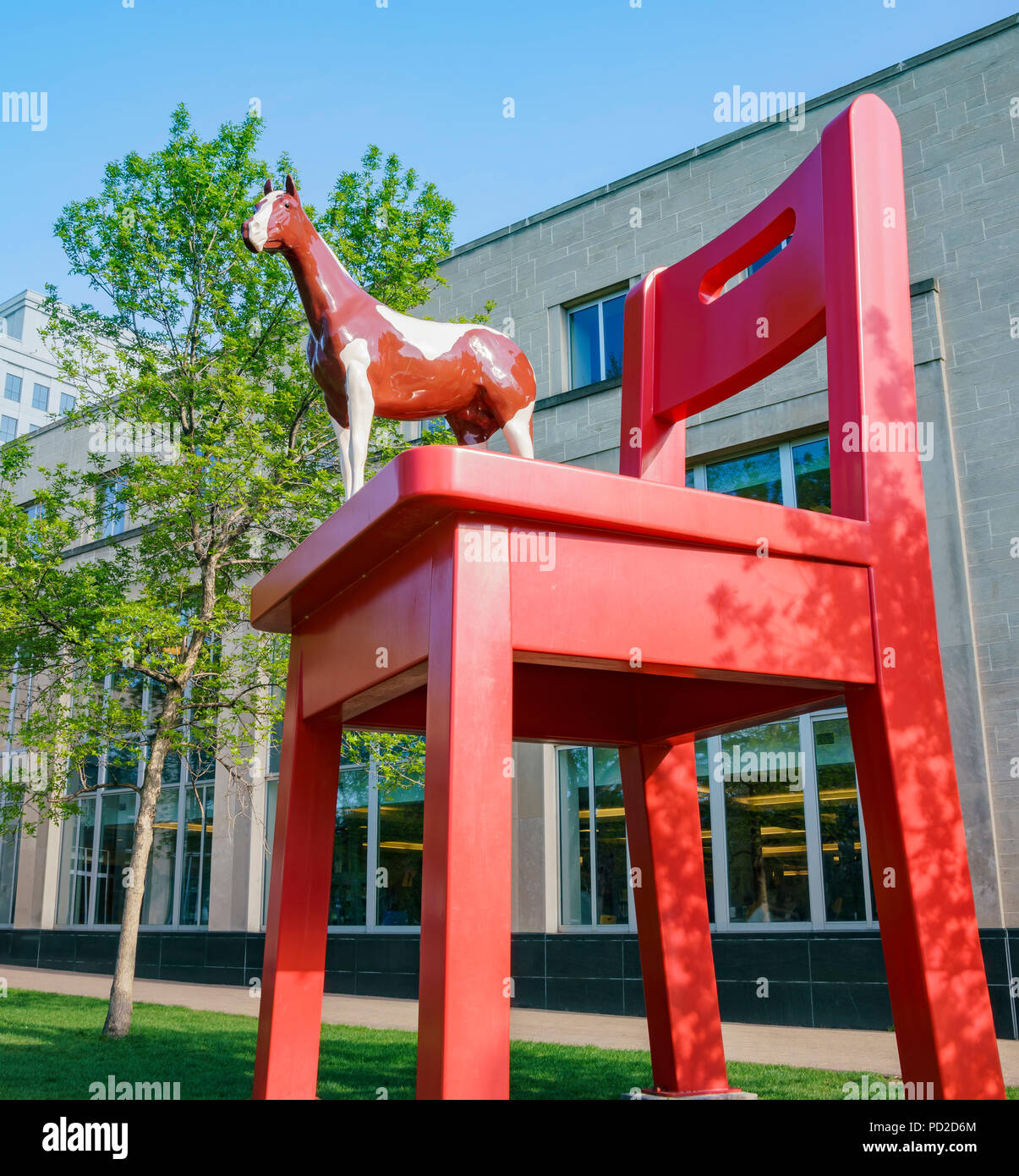 Big red chair hi-res stock photography and images - Alamy