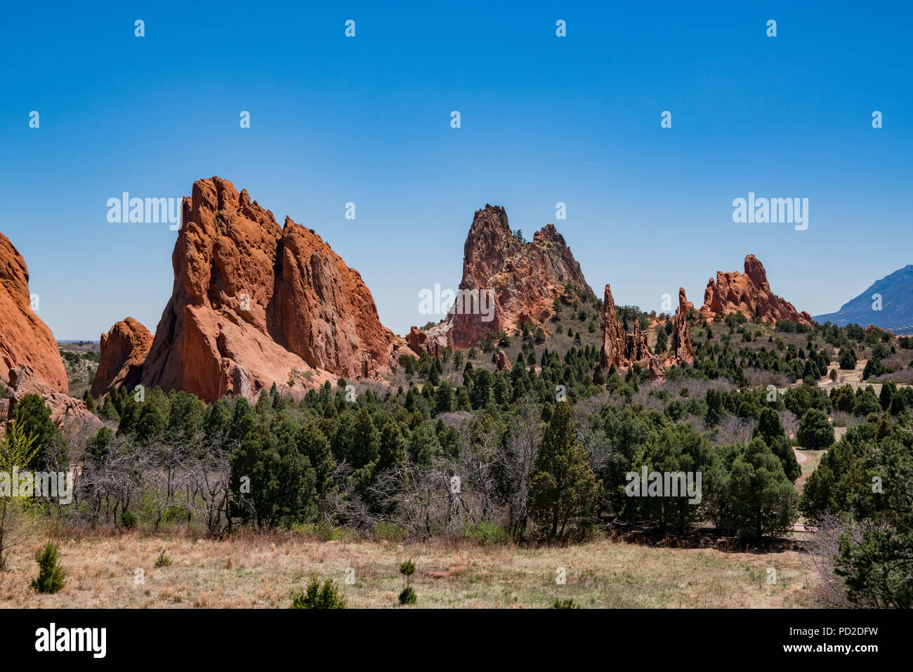Beautiful landscape of the famous Garden of the Gods at Manitou Springs ...