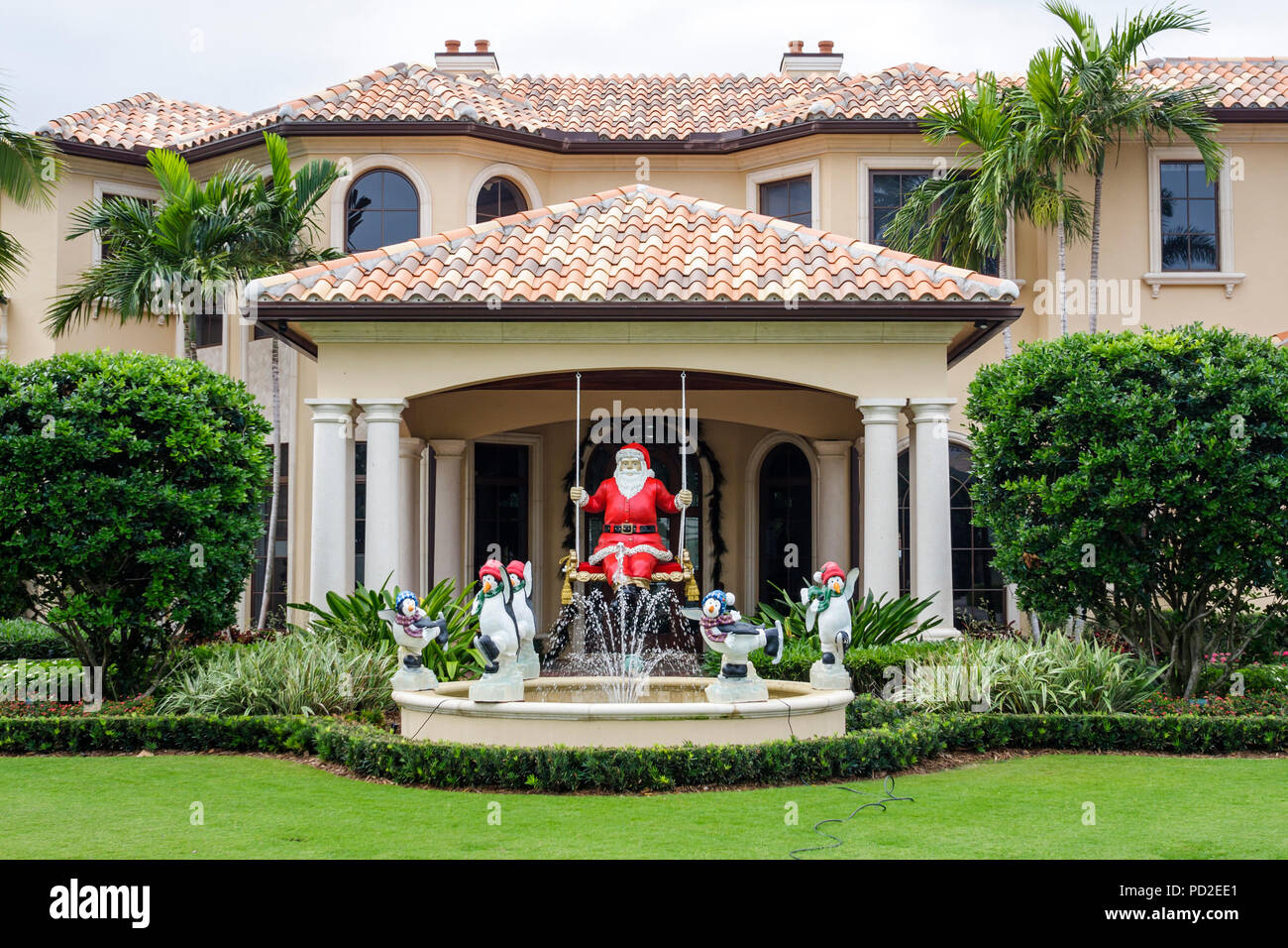 Upscale upper income hi-res stock photography and images - Alamy