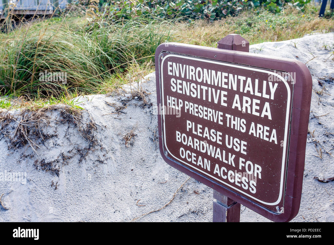 Environmentally sensitive area sign hi-res stock photography and images ...