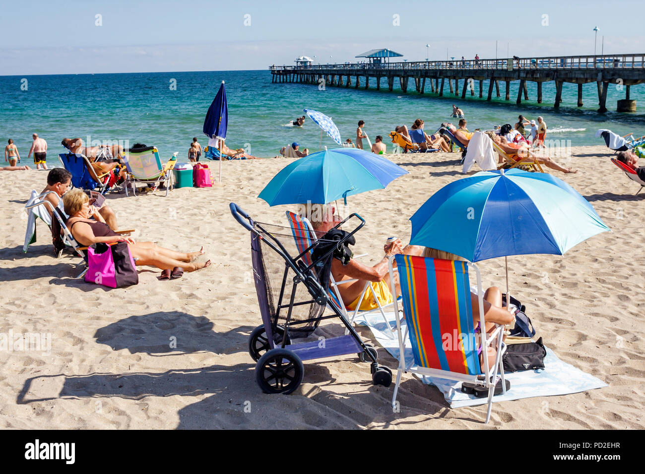 Groups men hi-res stock photography and images - Alamy