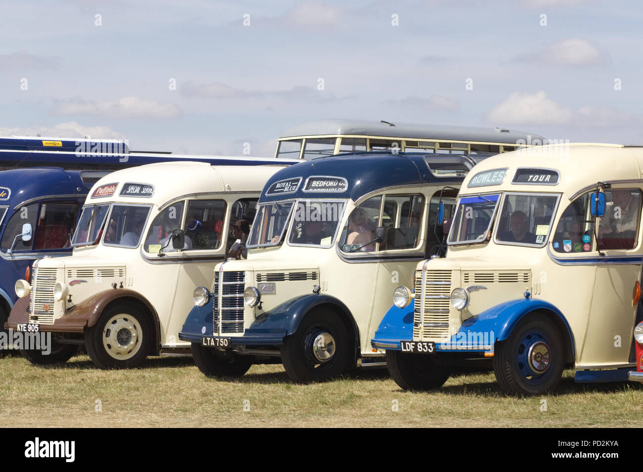 1950s bus vintage bus vintage buses hi-res stock photography and images ...