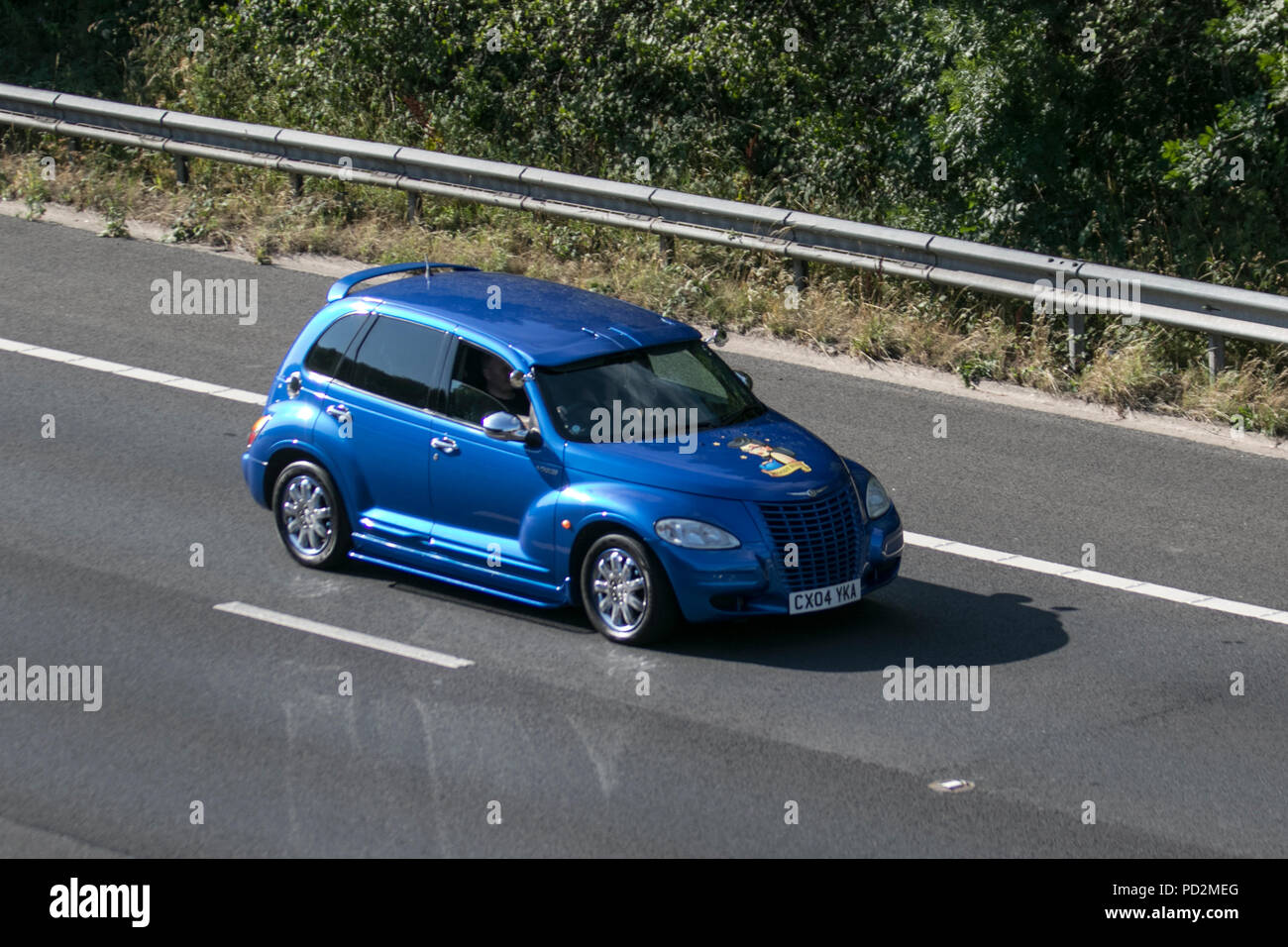 CX04YKA 2002 blue Chrysler PTCruiser Classic CRD UK Vehicular traffic ...
