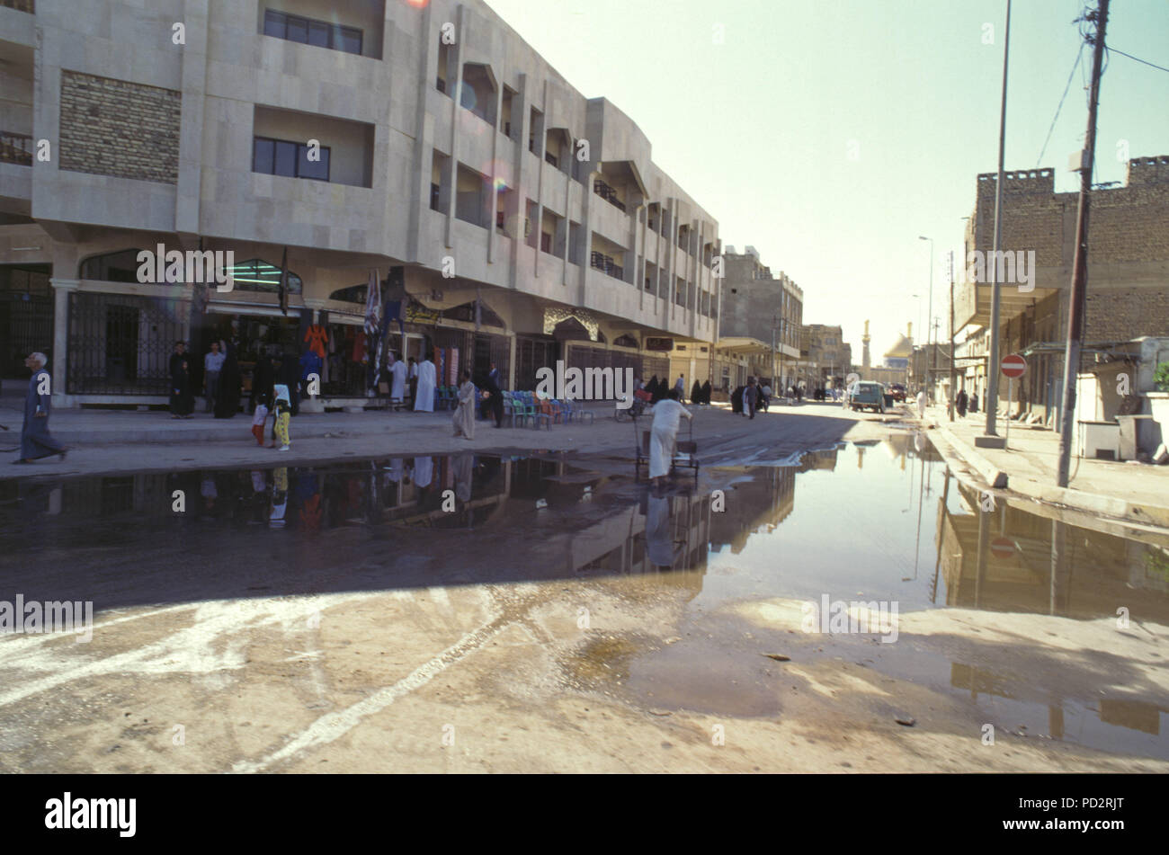 Karbala, Iraq - October 1995 - Iraqi's finding it hard to maintain ...