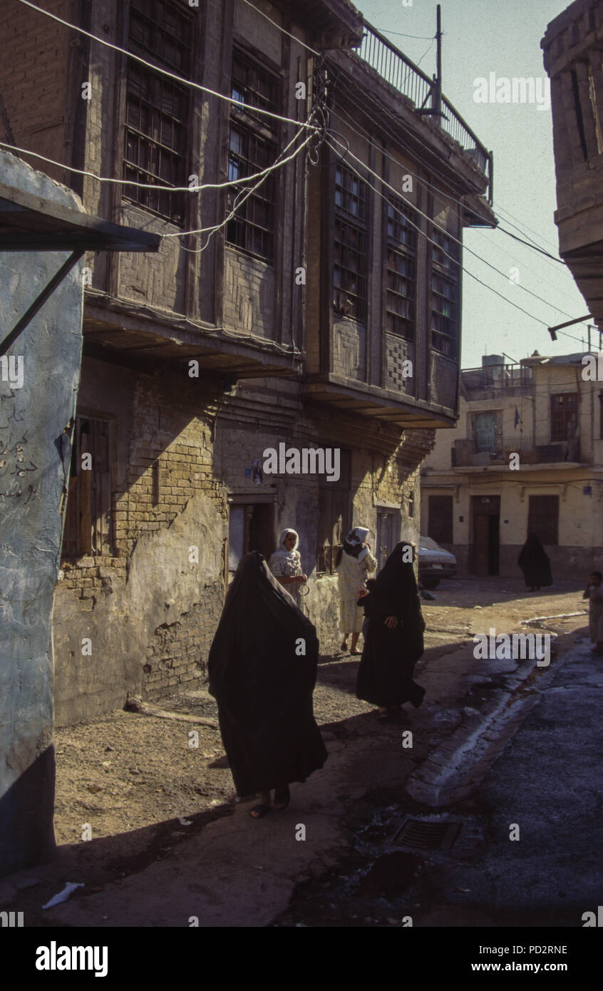 Karbala, Iraq - October 1995 - Iraqi's finding it hard to maintain ...