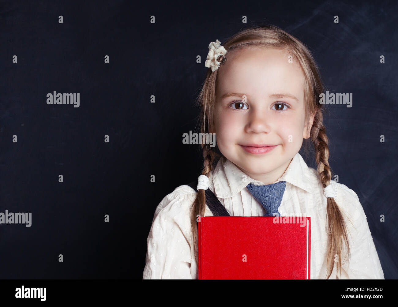 Primary school student reading hi-res stock photography and images - Alamy