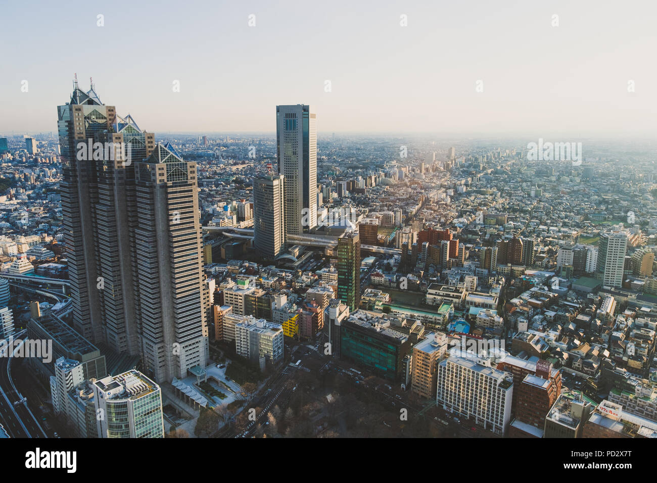 Tokyo tall buildings hi-res stock photography and images - Alamy