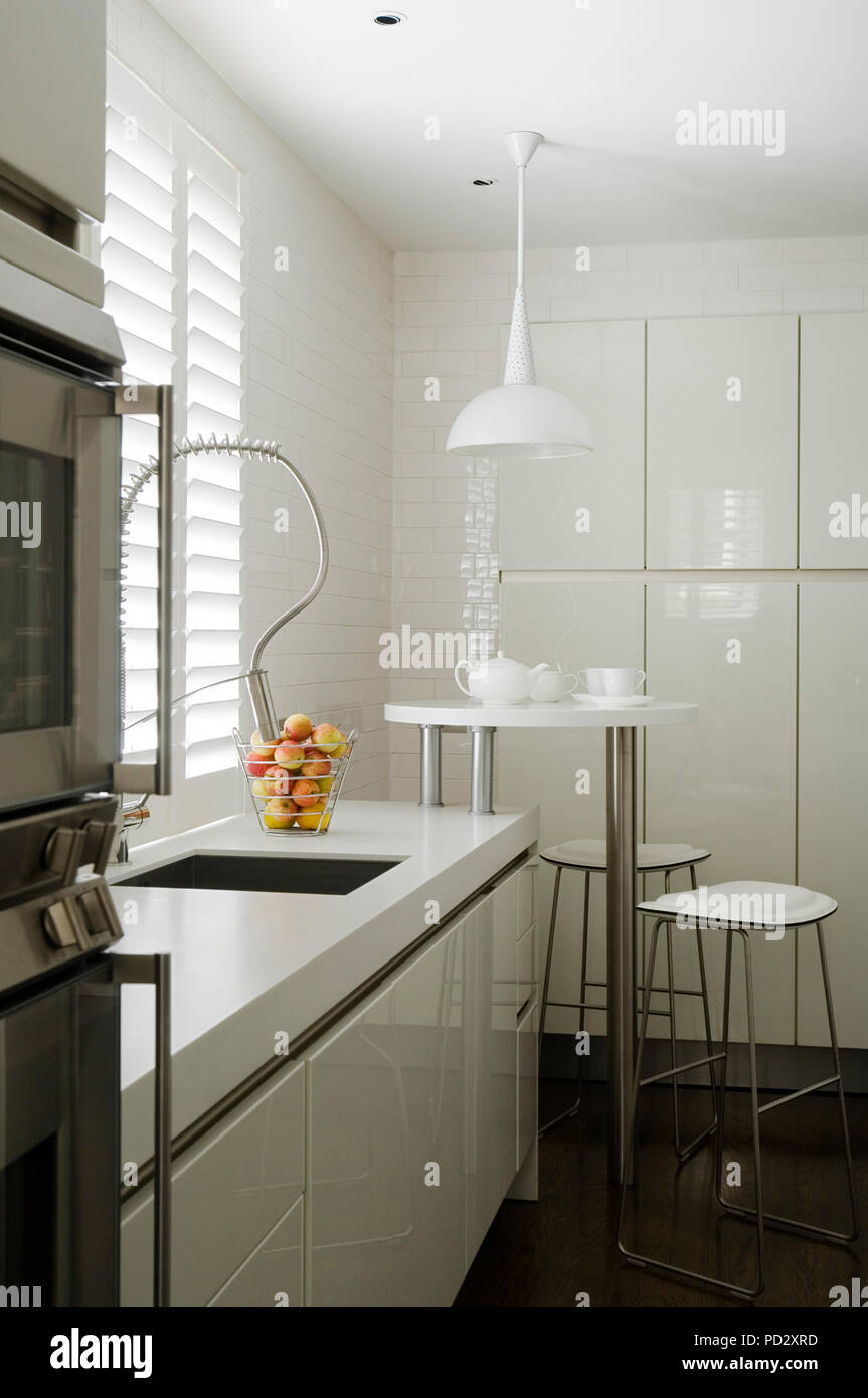 Modern style kitchen Stock Photo - Alamy