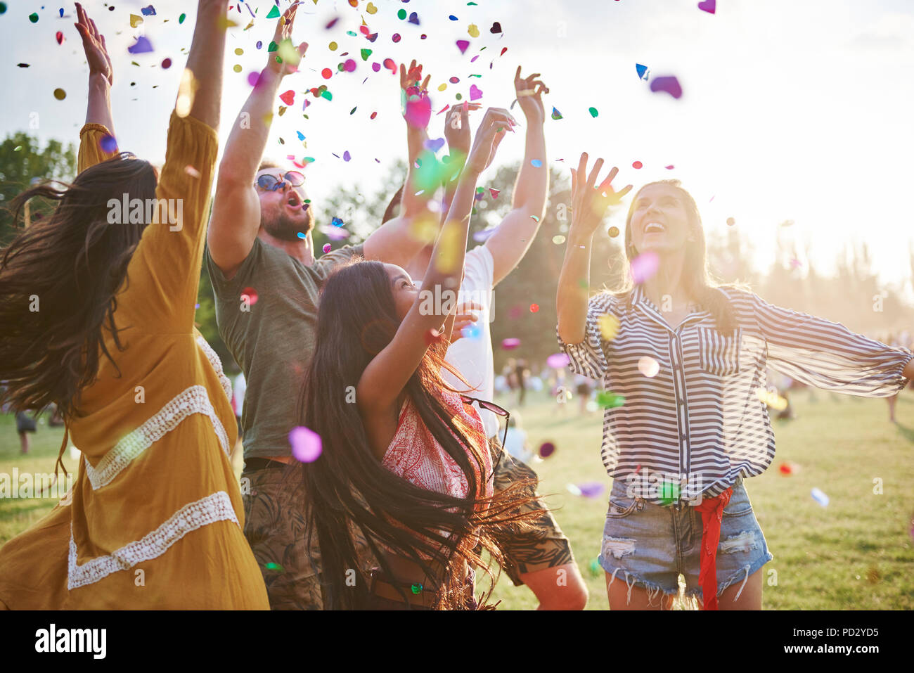 Five friends hi-res stock photography and images - Alamy