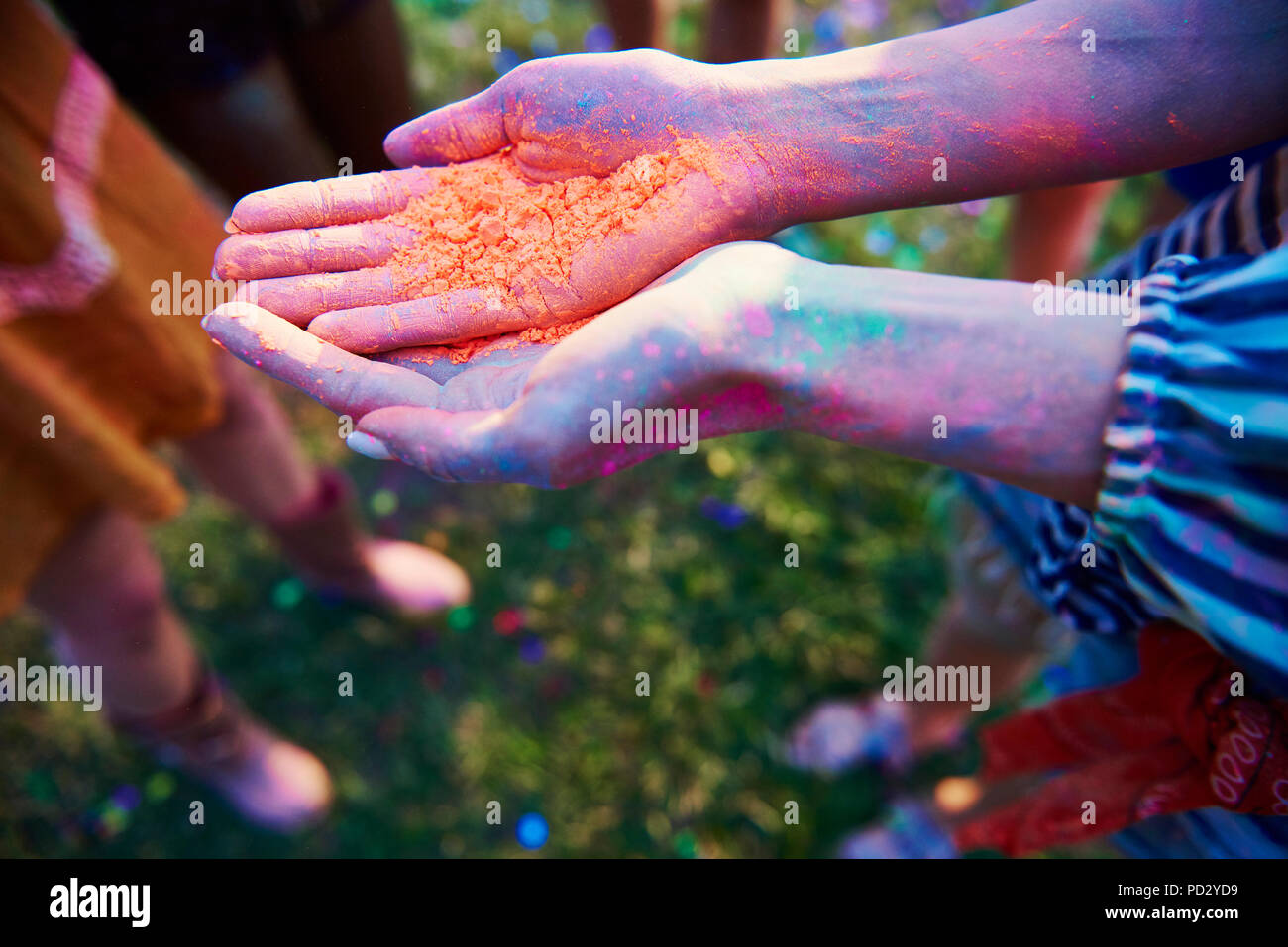 Close up side view cupped hands hi-res stock photography and images - Alamy