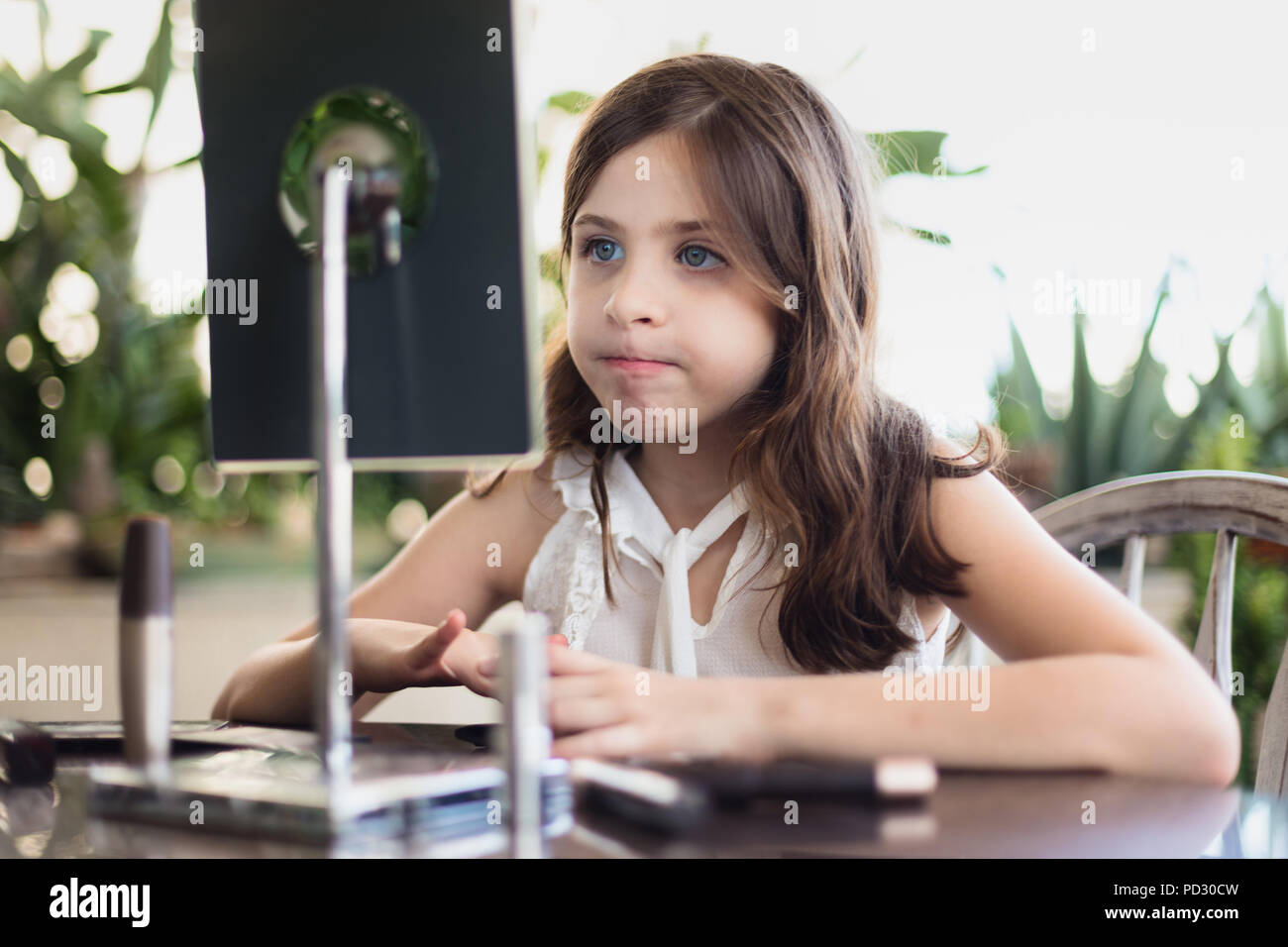 Pursing lips hi-res stock photography and images - Alamy