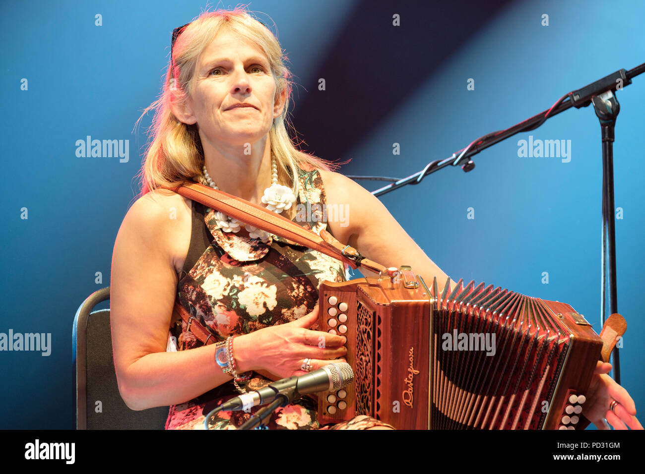 Sharon Shannon High Resolution Stock Photography and Images - Alamy