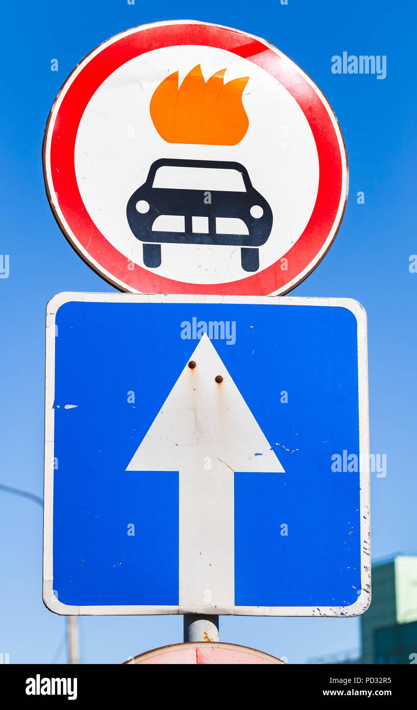 Hazard signs flammable hi-res stock photography and images - Alamy