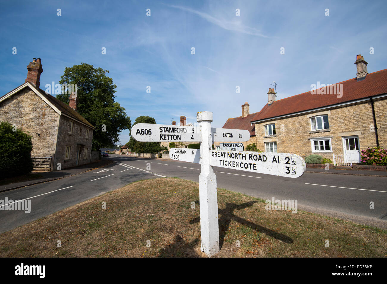 Village sign rutland hi-res stock photography and images - Alamy