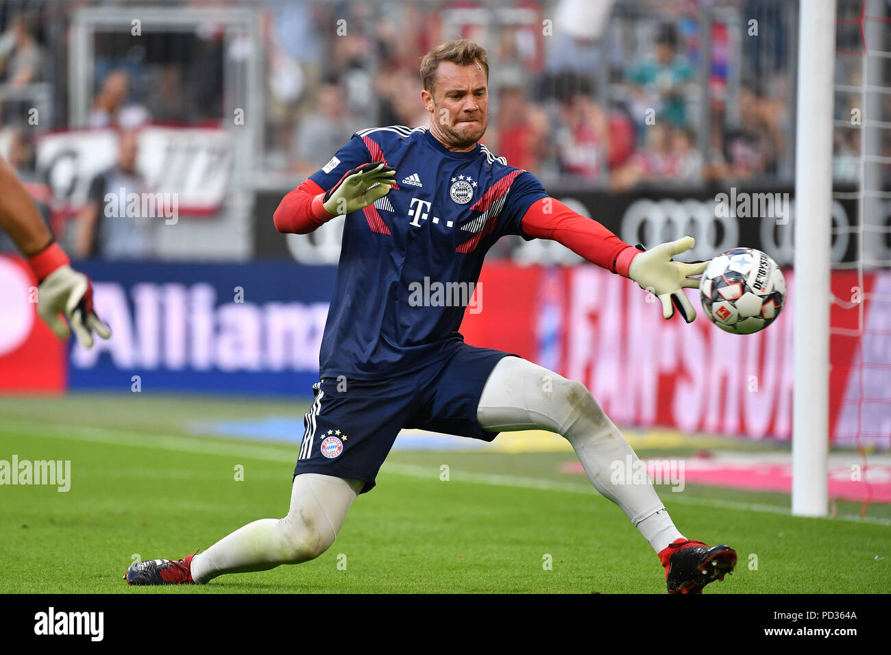 Manuel NEUER (goalkeeper FC Bayern Munich) while warming up, parade ...