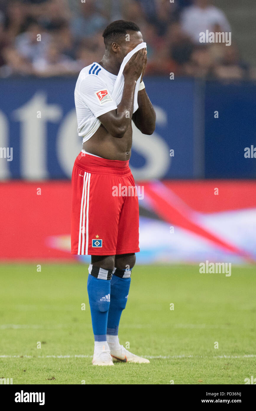 Hamburg, Deutschland. 04th Aug, 2018. Khaled NAREY (HH) holds his ...