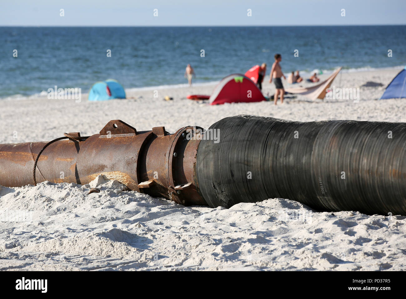 Sylt, Kampen, Germany. 03rd Aug, 2018. A large pipeline (a so-called ...