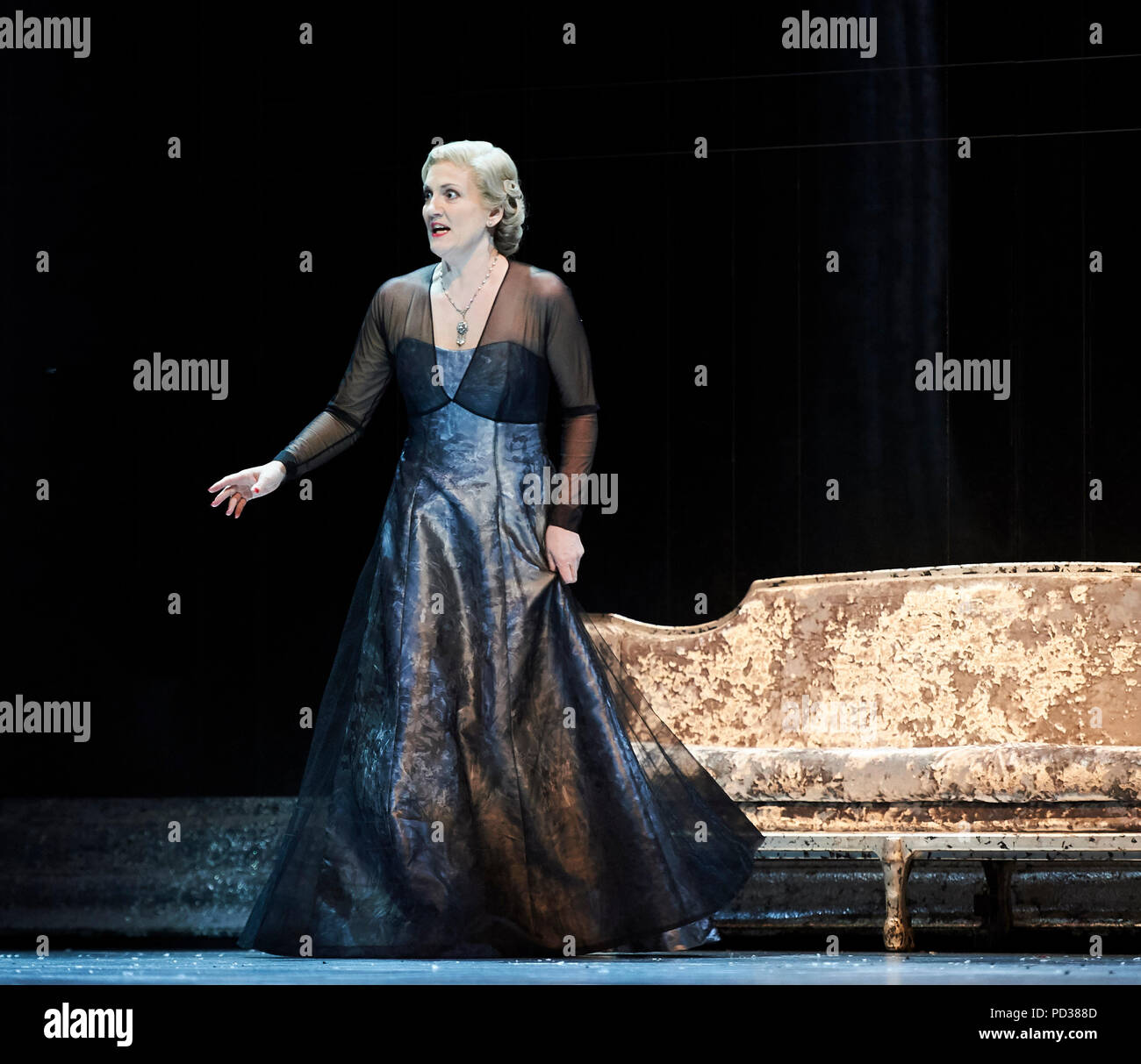 Ashley emma hi-res stock photography and images - Alamy
