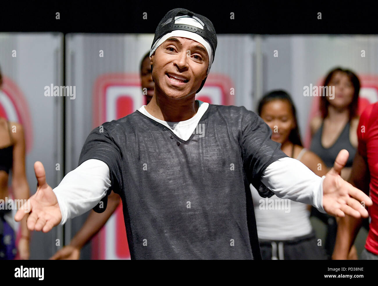 Michael jackson beat it dance hi-res stock photography and images - Alamy