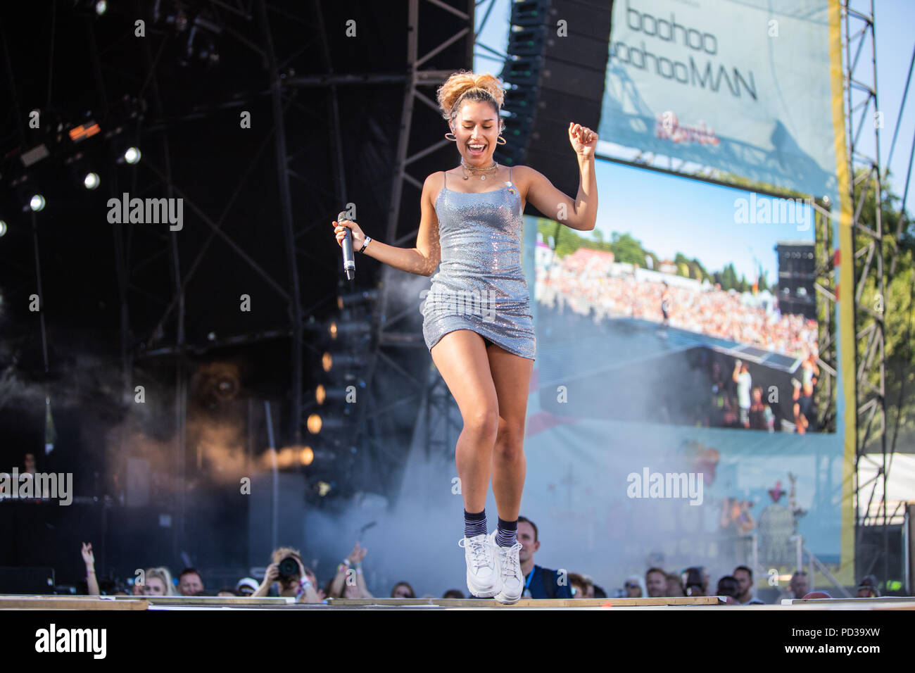 Raye main stage hi-res stock photography and images - Alamy