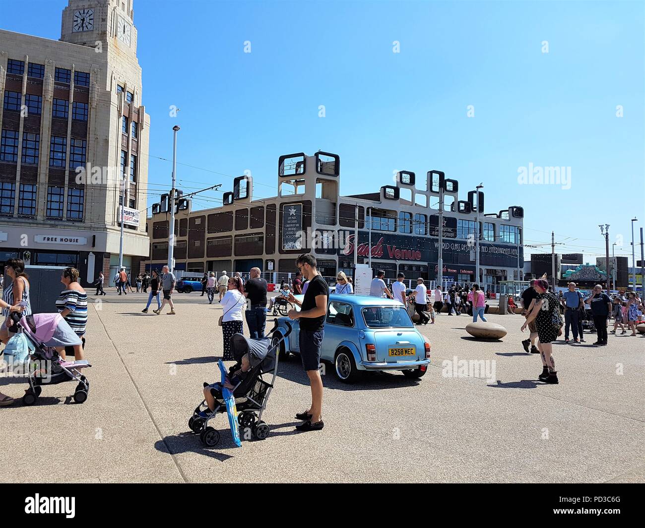 Classic car show blackpool hi-res stock photography and images - Alamy
