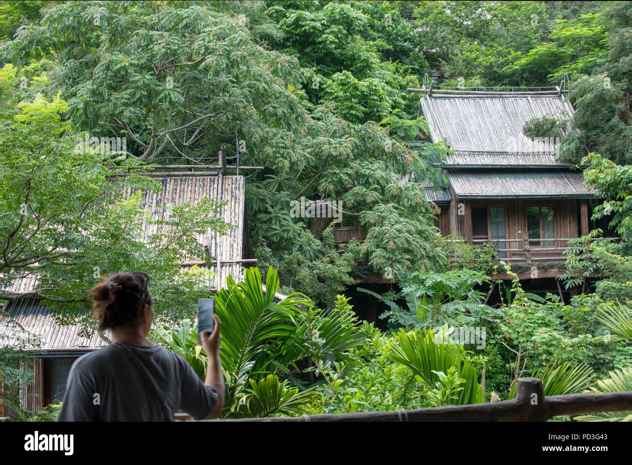 Sanya, Sanya, China. 7th Aug, 2018. Sanya, CHINA-People of Li and Miao ...