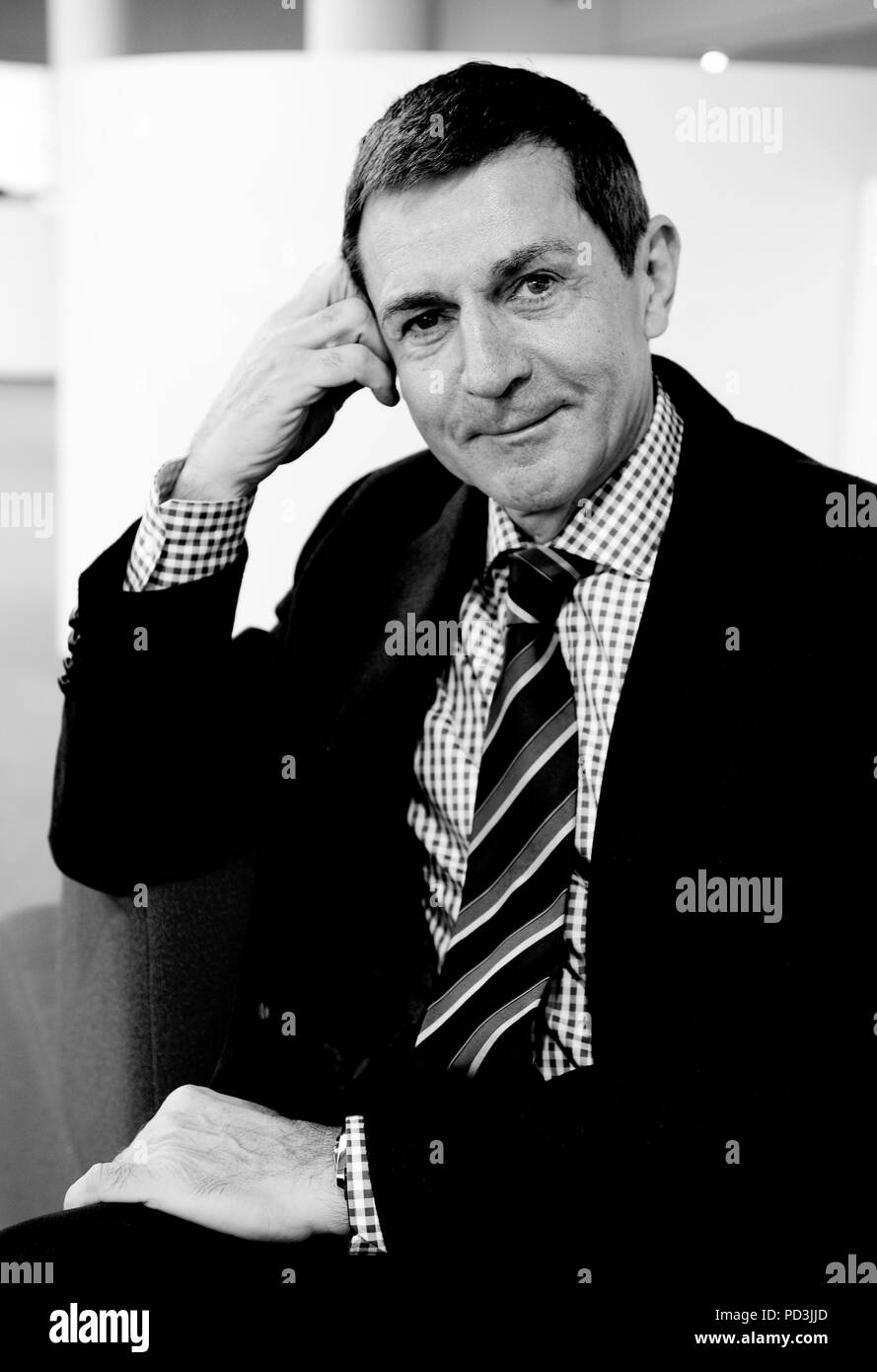 Televisie presentator hi-res stock photography and images - Alamy