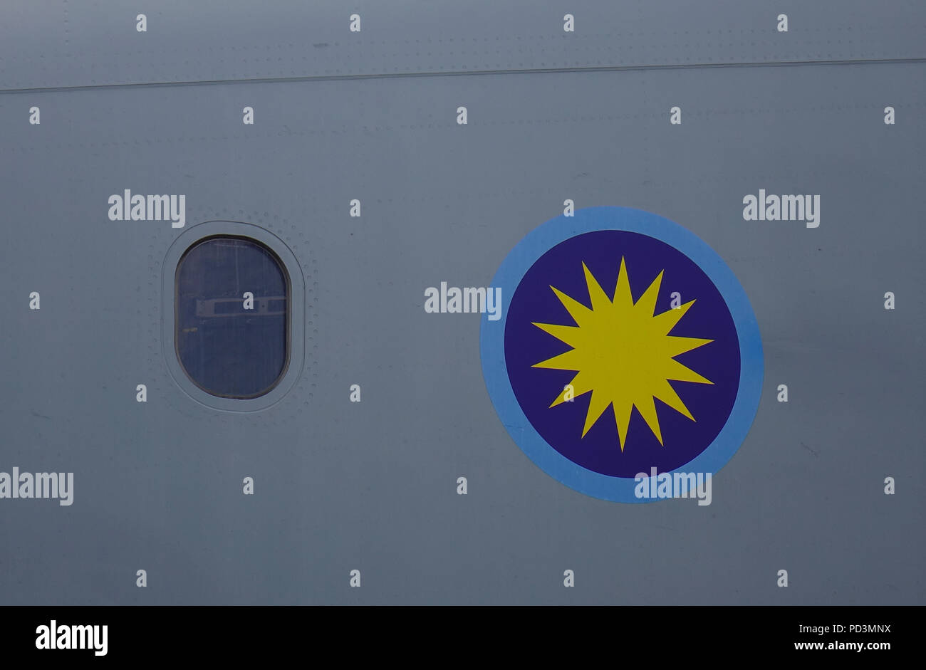 Raf target logo hi-res stock photography and images - Alamy