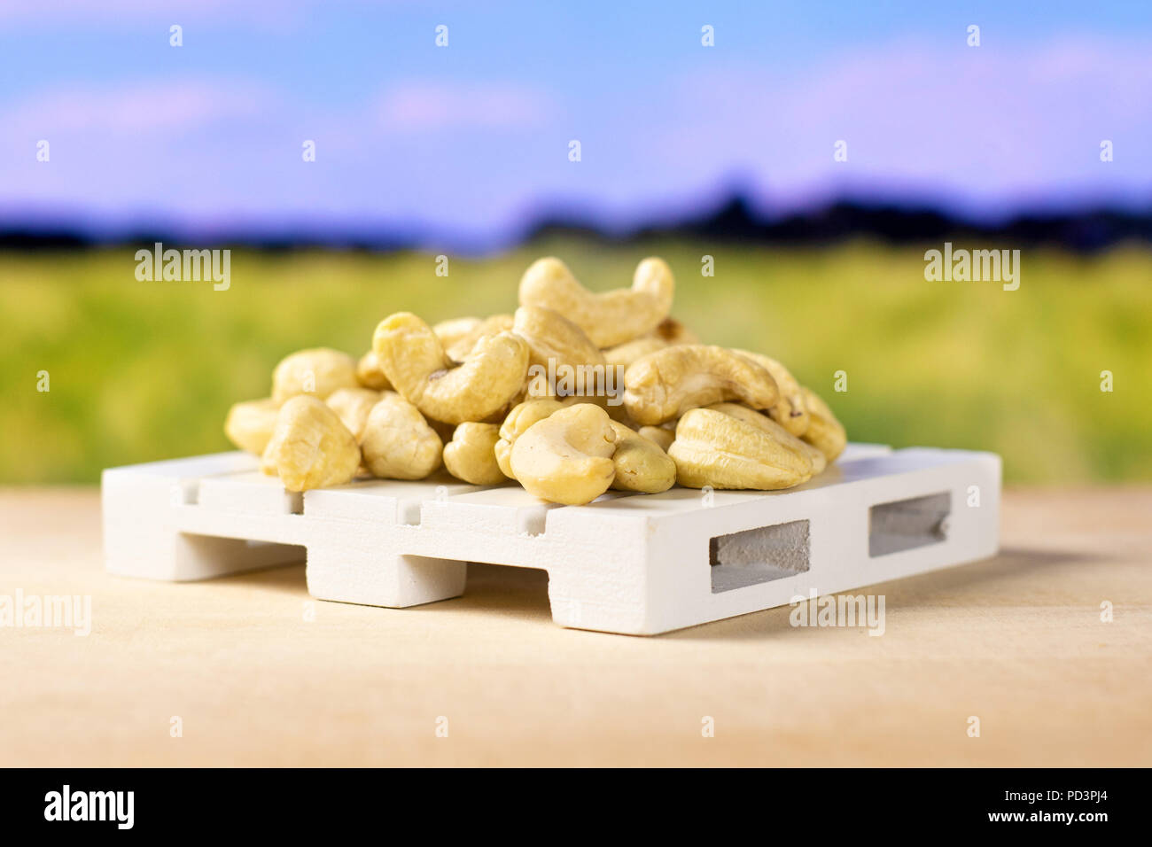 Dry wooden pallet hi-res stock photography and images - Alamy
