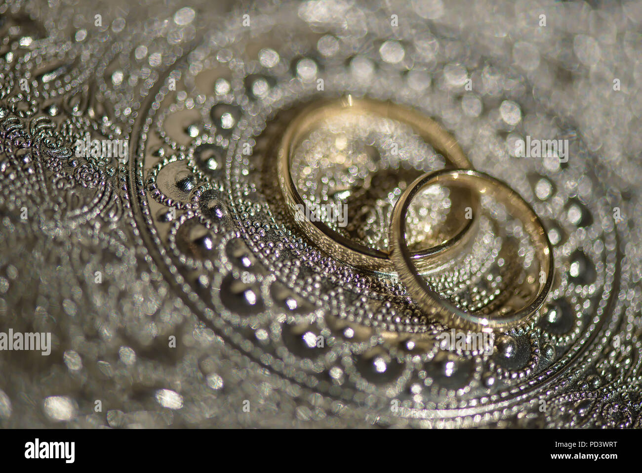 Symbol of unity hi-res stock photography and images - Alamy