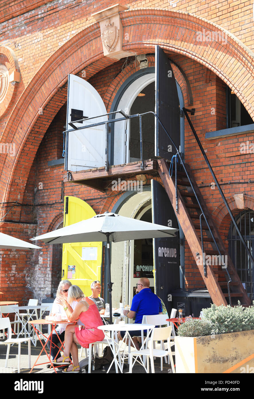 Ramsgate arch cafe hi-res stock photography and images - Alamy