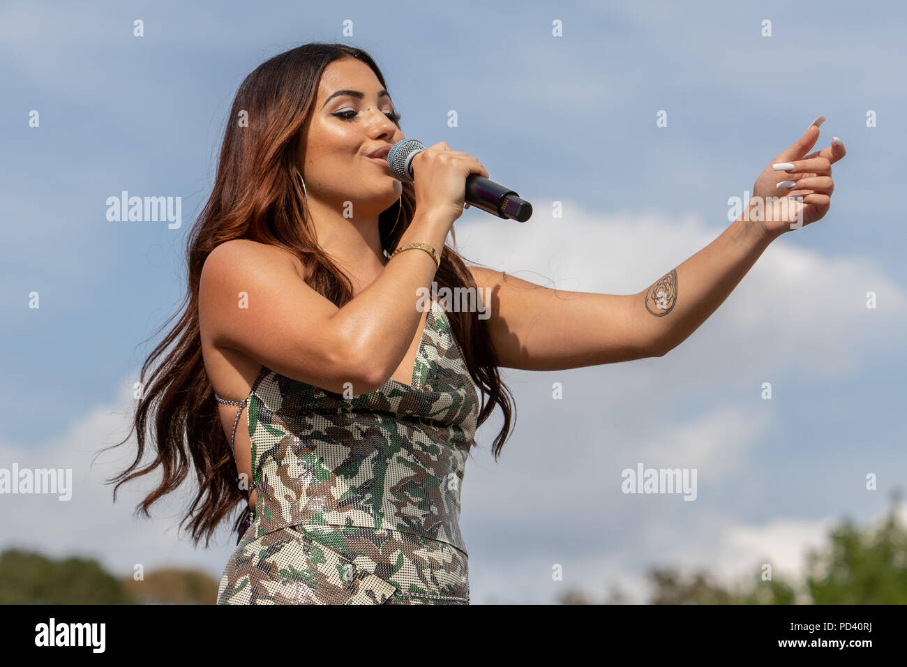Mabel musician hi-res stock photography and images - Alamy