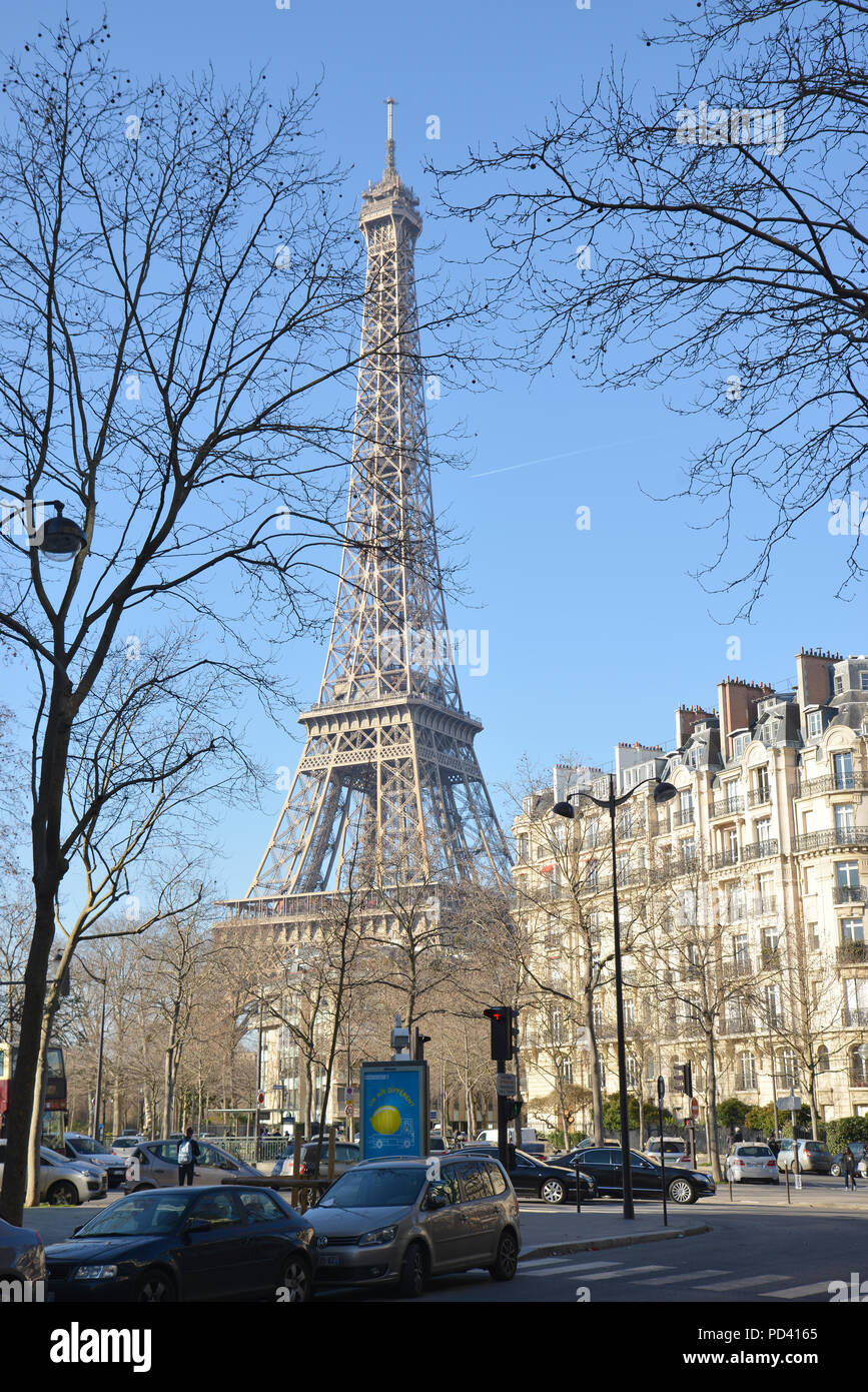 PARIS-FRANCE-JAN 19, 2017: Eiffel tower in the background, the tallest ...