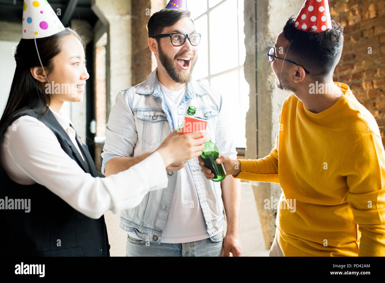 Office birthday party hi-res stock photography and images - Alamy
