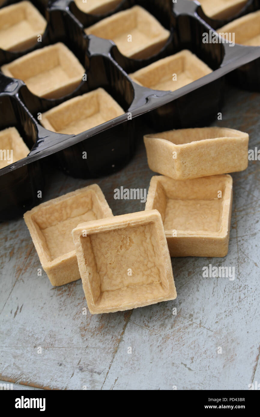 Pastry canape cases hi-res stock photography and images - Alamy