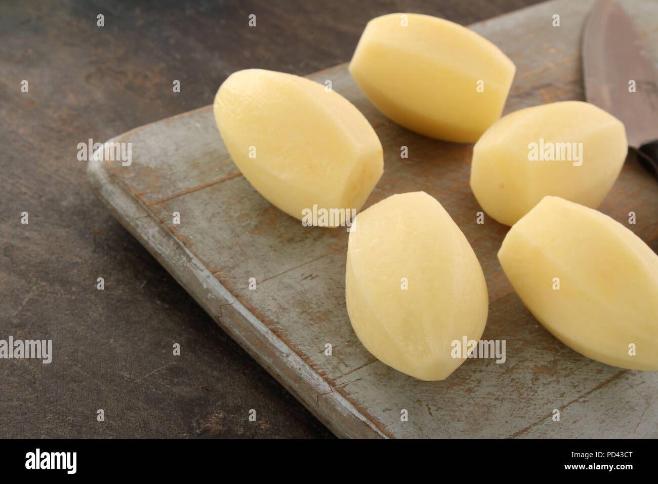 preparing fresh potatoes Stock Photo - Alamy