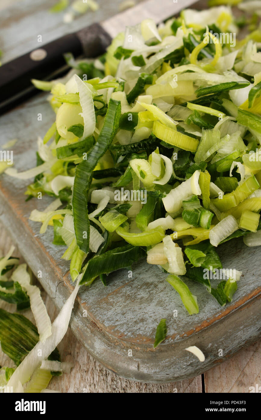 Rough chopped leeks hi-res stock photography and images - Alamy