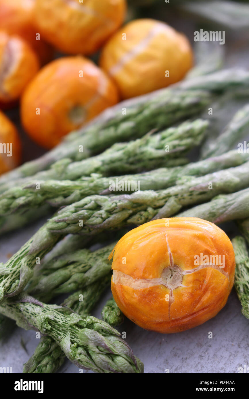 freeze dried asparagus and tomatoes Stock Photo - Alamy
