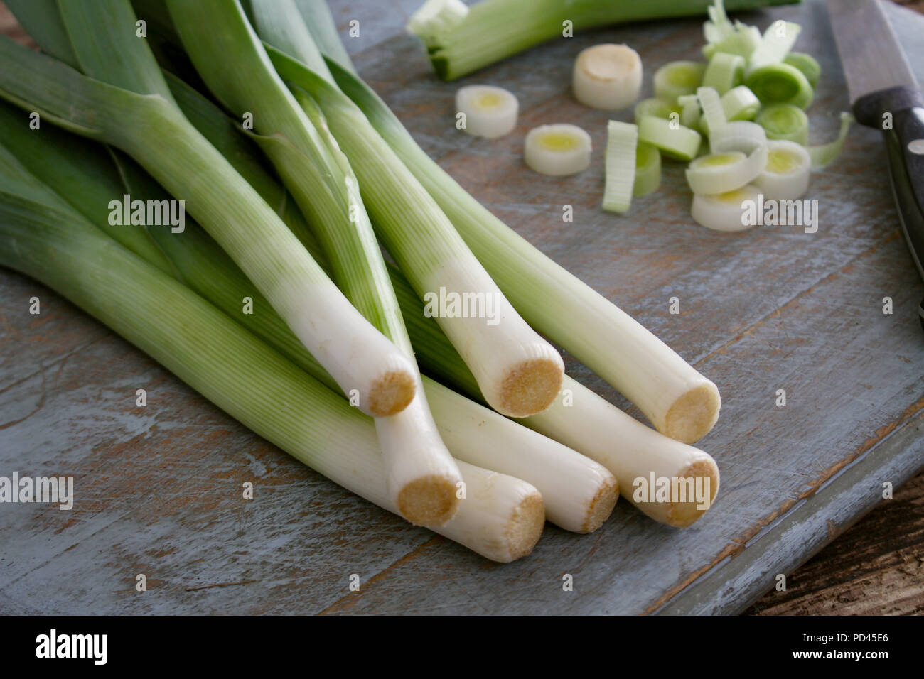 preparing fresh leeks Stock Photo - Alamy