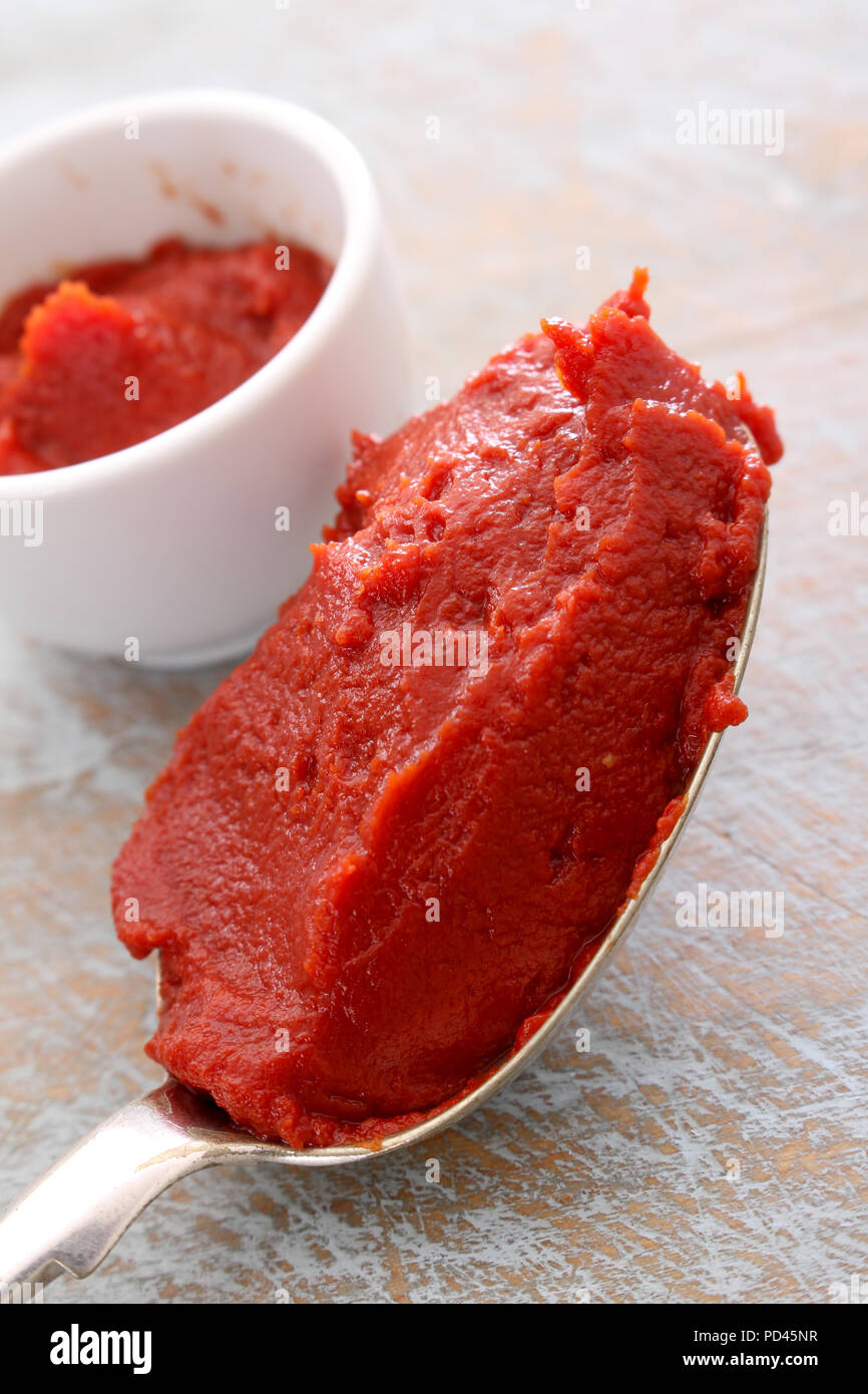 tomato puree paste Stock Photo - Alamy