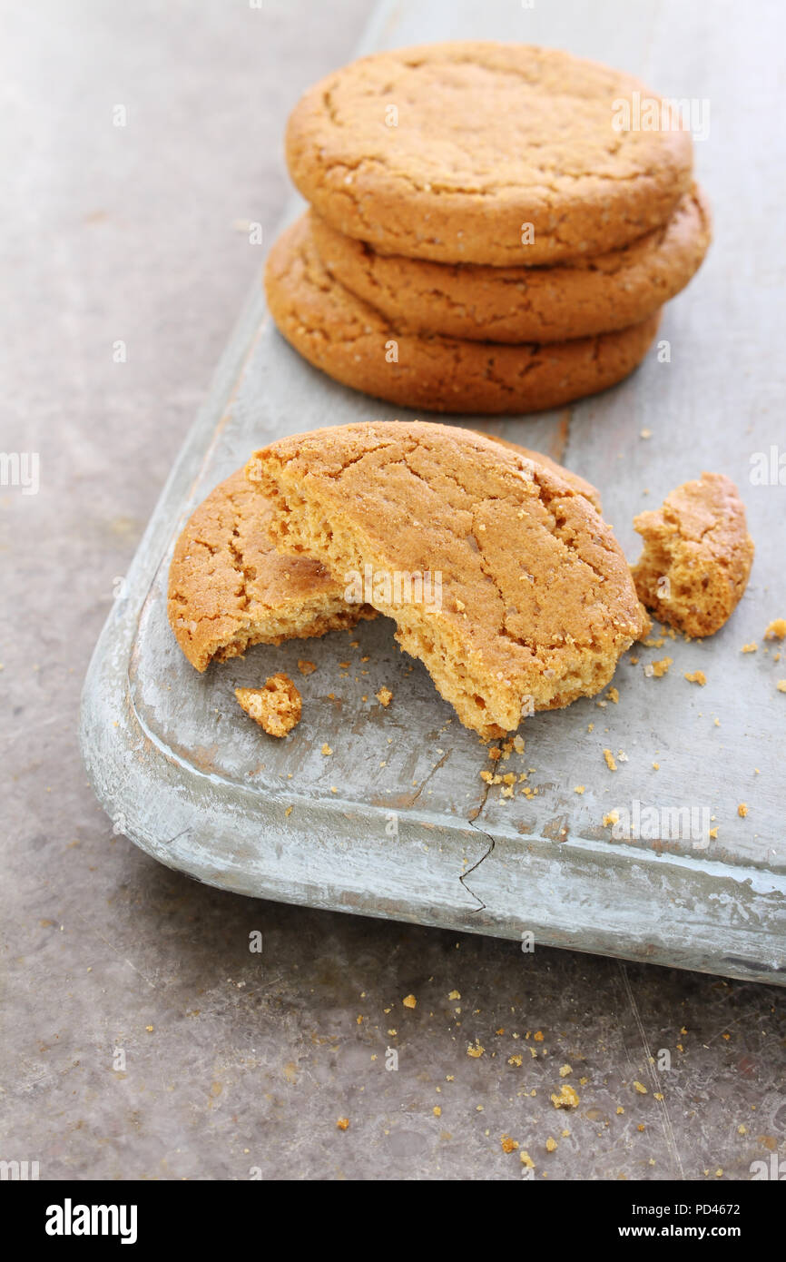 ginger snap biscuits Stock Photo - Alamy