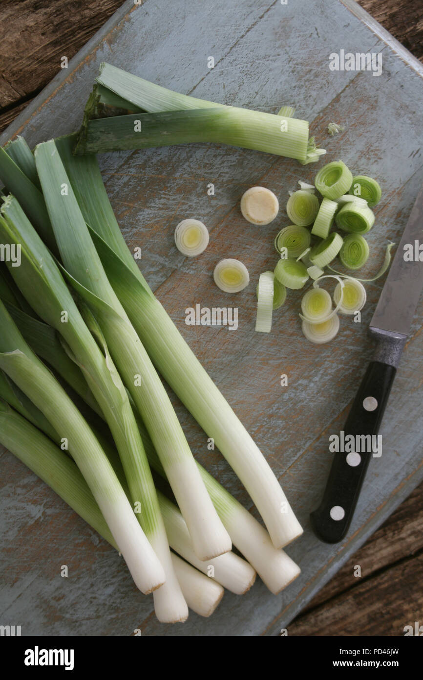 preparing fresh leeks Stock Photo - Alamy