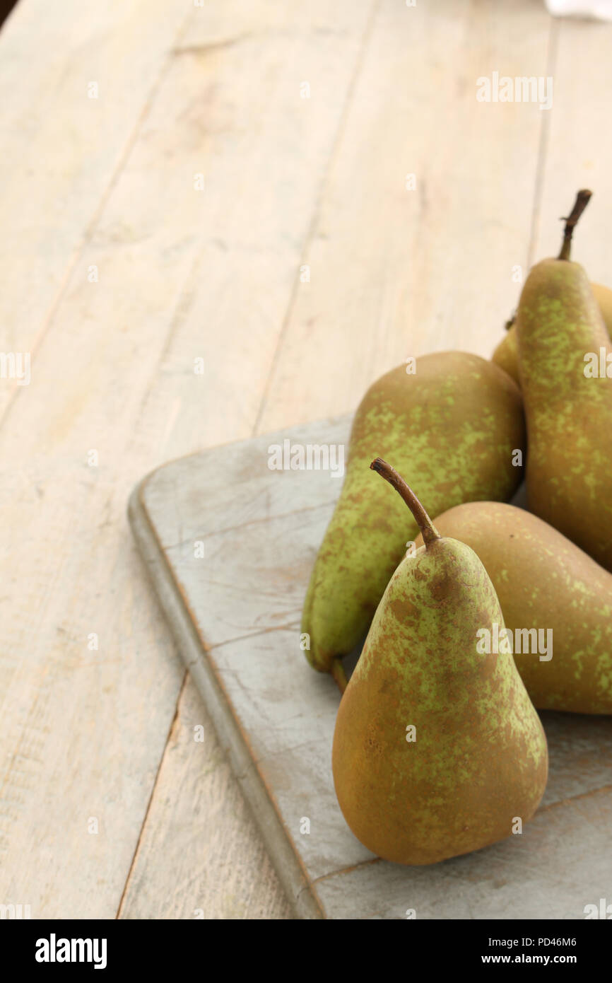 fresh ripe english pears Stock Photo - Alamy