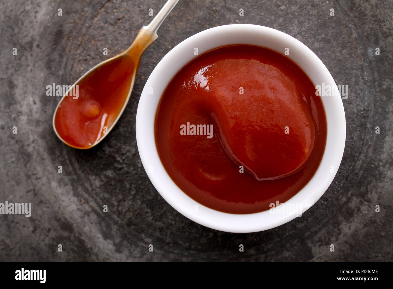 fresh tomato ketchup in dish Stock Photo - Alamy