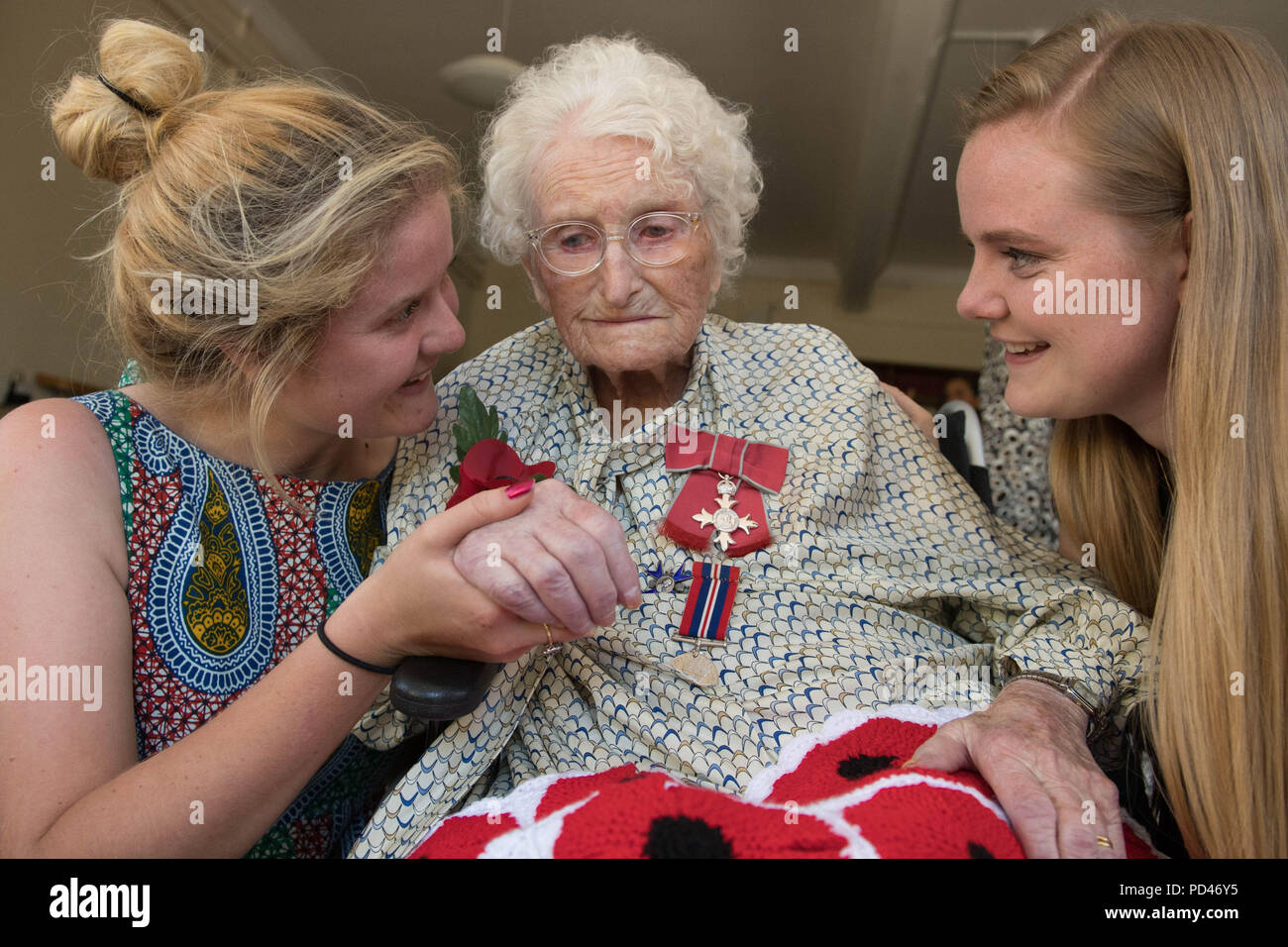 Britain's longest-serving poppy seller, 103-year-old Rosemary Powell ...